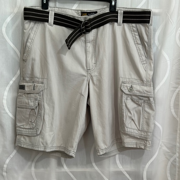 Lee | Shorts | Lee Light Tan Cargo Shorts Size 42 | Poshmark